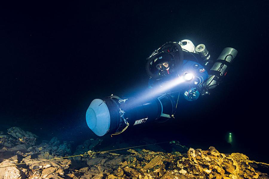 Cave Diving the Intricate Underwater Passages of Missouri's Roubidoux ...
